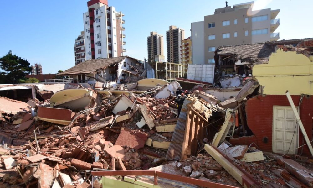 Derrumbe en Villa Gesell: detectaron una “señal” 9 metros bajo los ...
